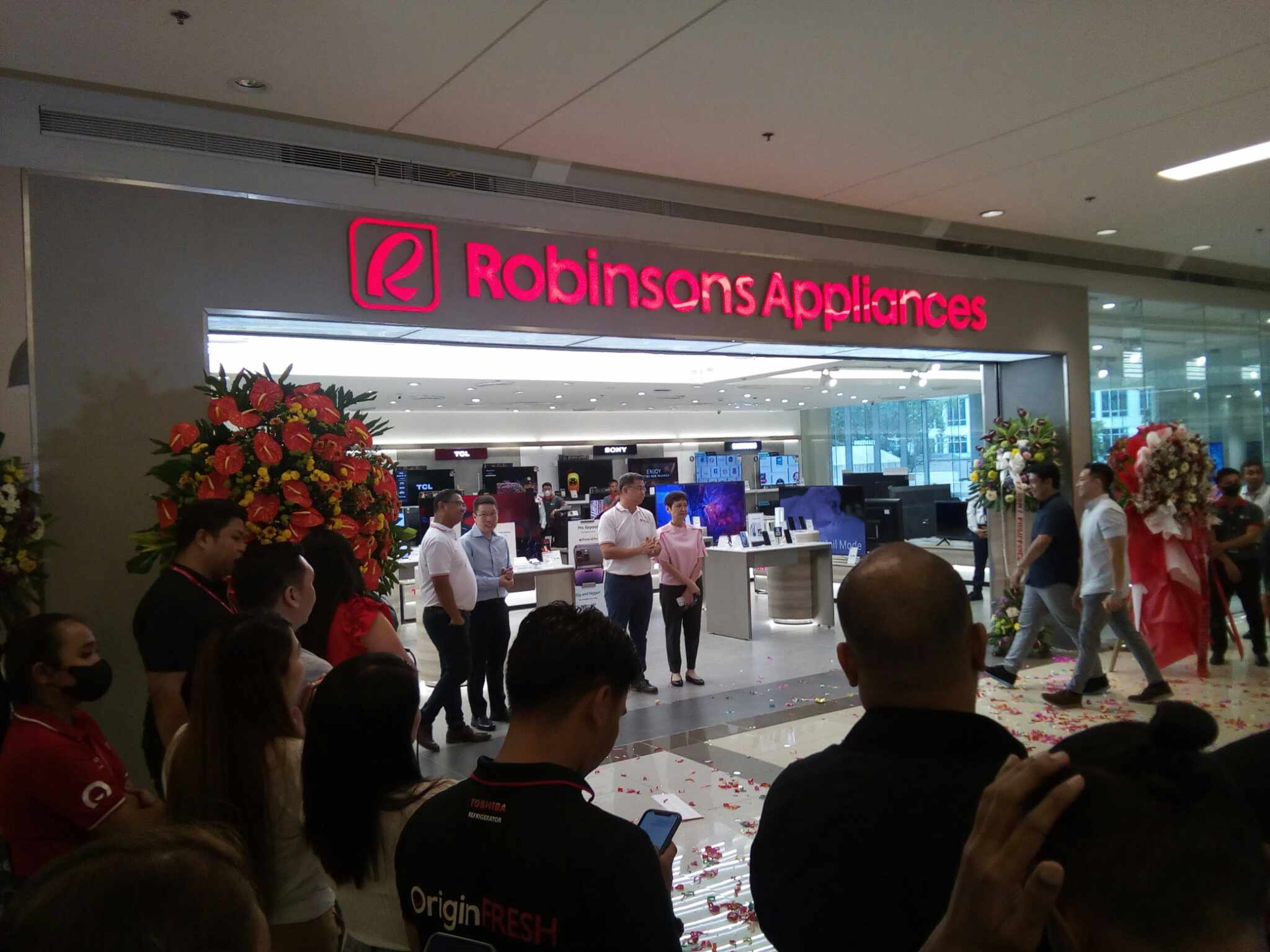 Robinsons Appliances opens its 84th store in Festival Mall, Alabang ...